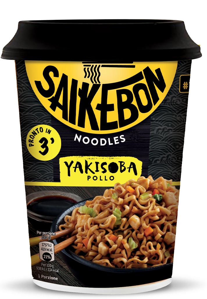Saikebon Yakisoba Pollo la tradizione orientale dei noodles